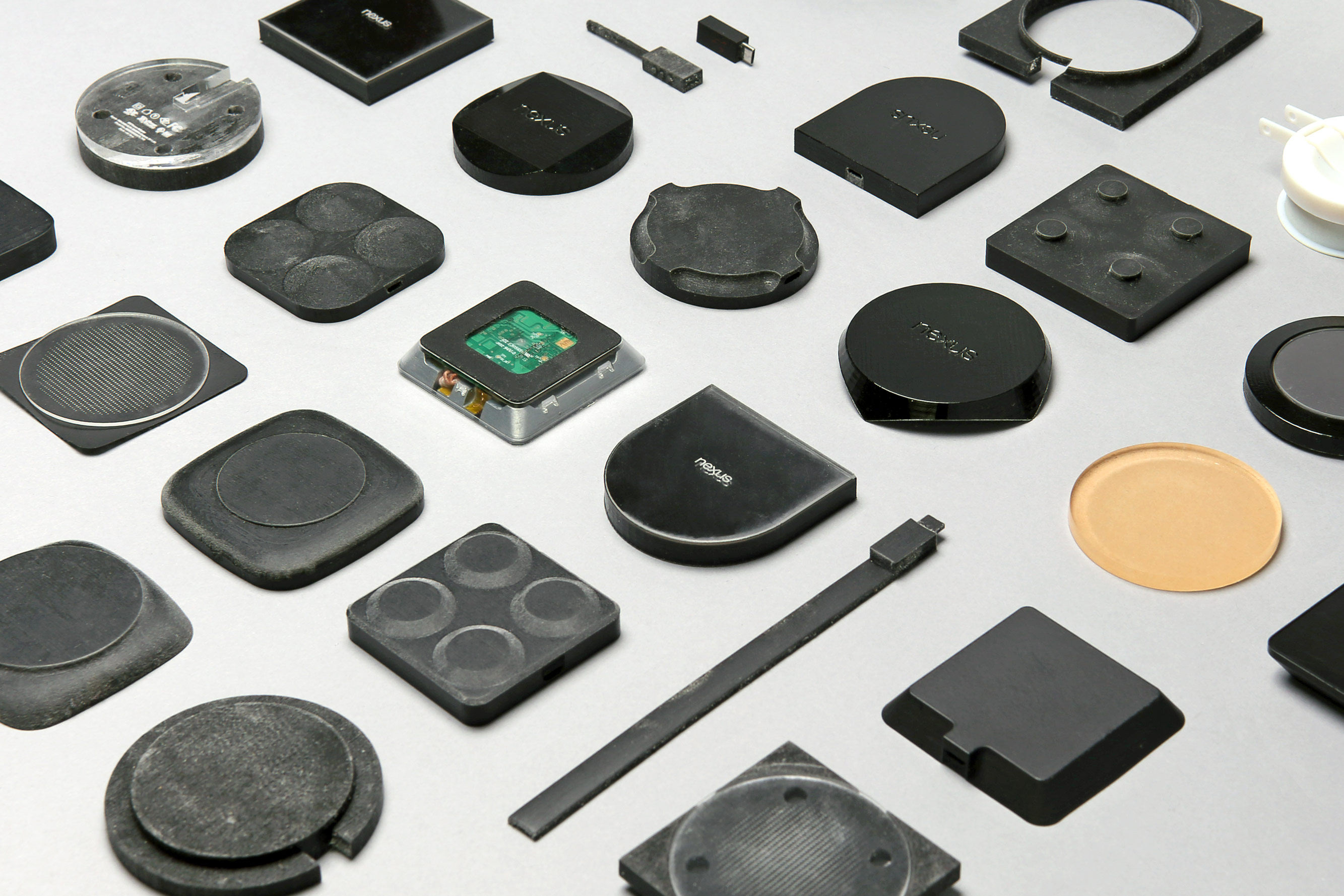 PHAN THAO DANG — Nexus Charger